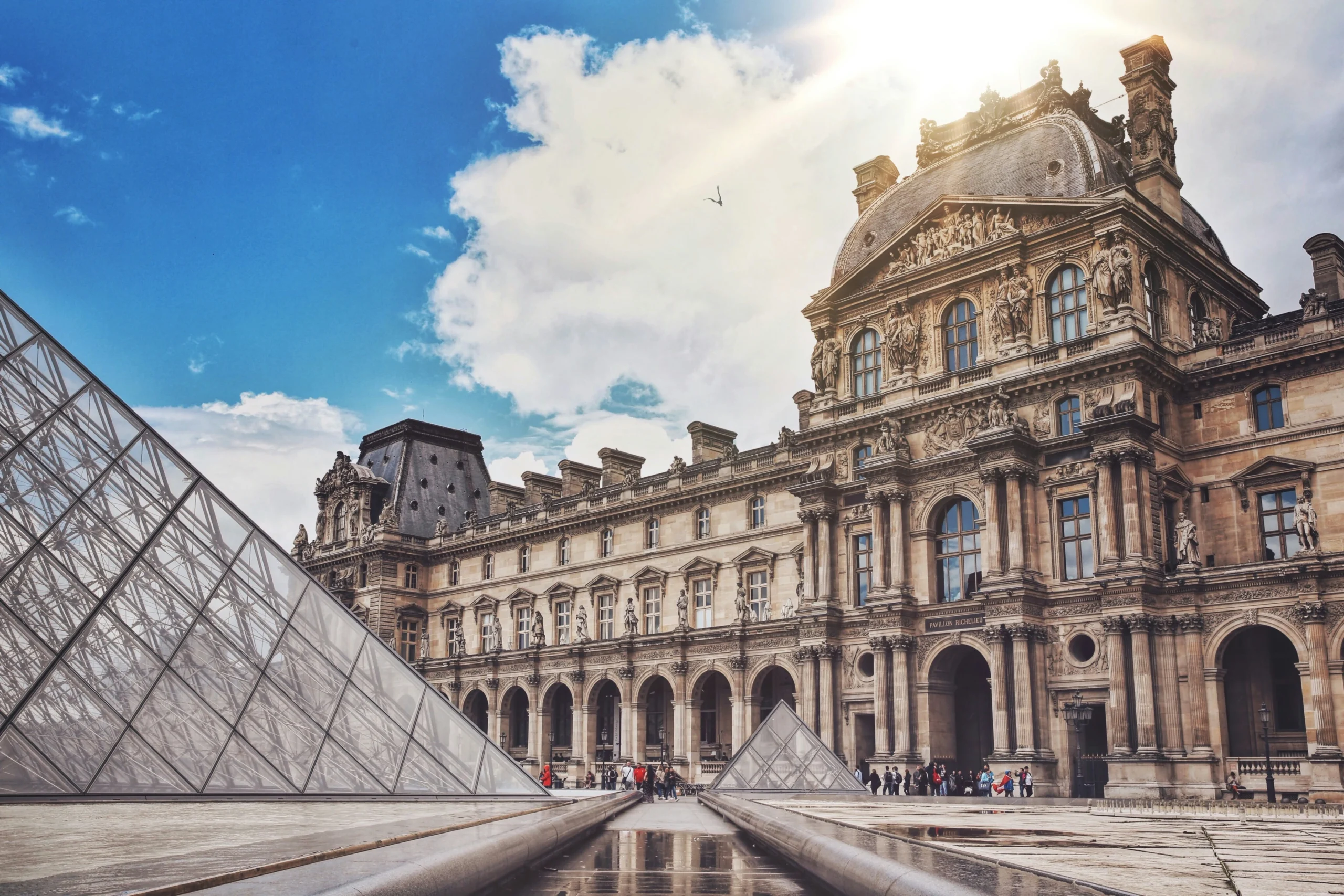 What Architectural Styles Are Used in the Louvre? - citivisit | Skip ...